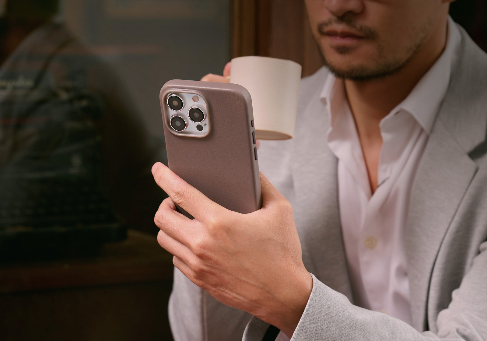 iPhone 15 Series Clop Magnetic Leather Case - Cement Gray